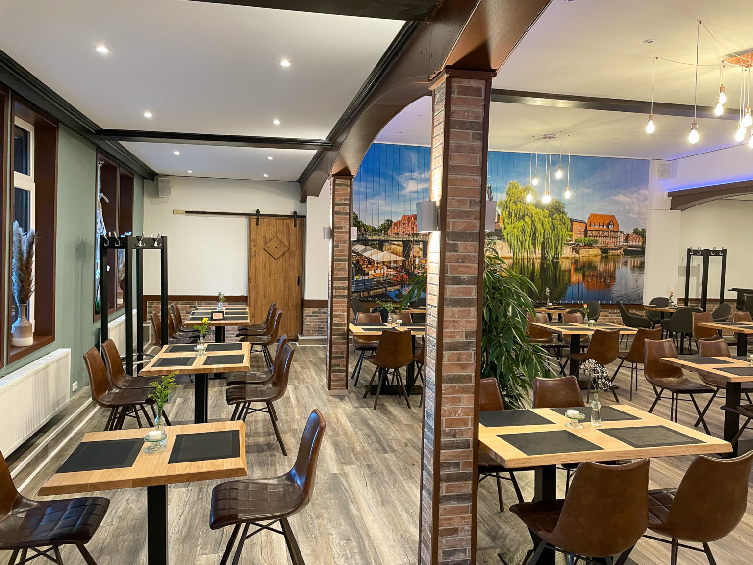 Unsere Räumlichkeiten für Ihre Veranstaltung – Café und Restaurant Zur ...